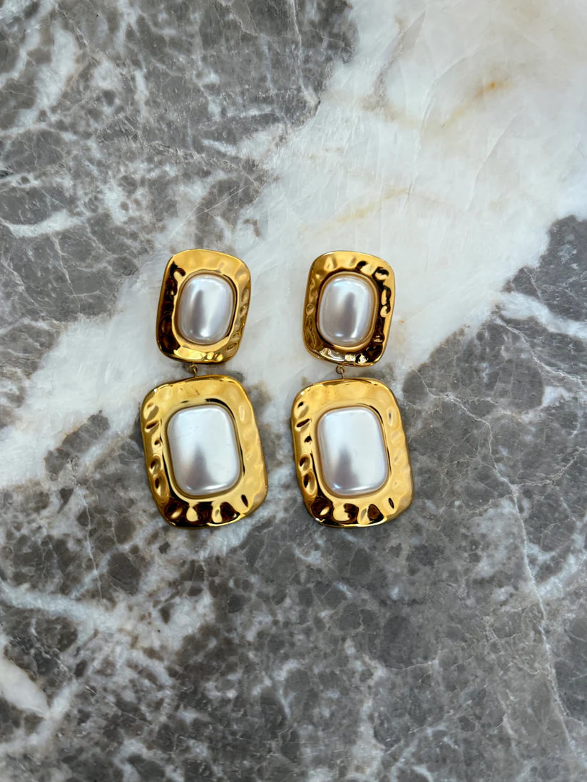 The Allison Gold Pearl Earrings — Love, ivy Boutique MS